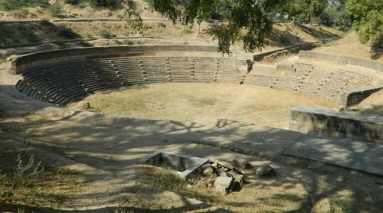 26 Most Popular Historical Places & Monuments In Gujarat