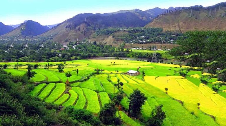 27 Best Tourist Places to Visit in Jammu & Kashmir