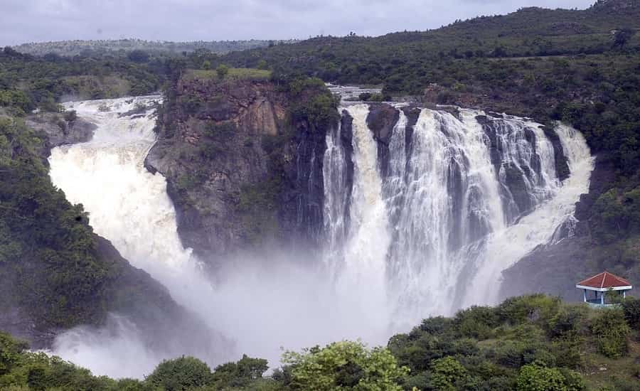 15 Most Amazing Waterfalls in India That You Must Visit In 2022
