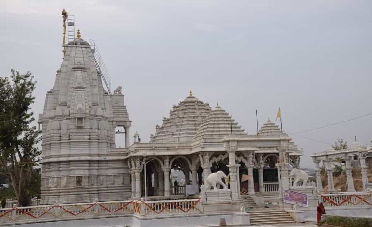 7 Most Famous Hindu Temples in Udaipur, Rajasthan