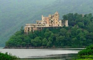 8 Beautiful Tourist Places To Visit in Alwar & Things To Do