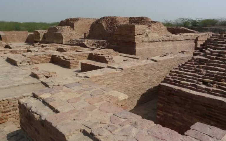 Surajkund Lake, Faridabad - History, Attractions, Accommodation