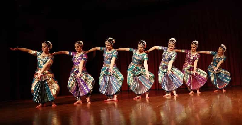 Bharatanatyam Dance - Costumes, Dance Forms, Accessories