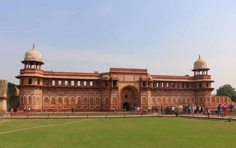 28 Most Famous Monuments in Uttar Pradesh