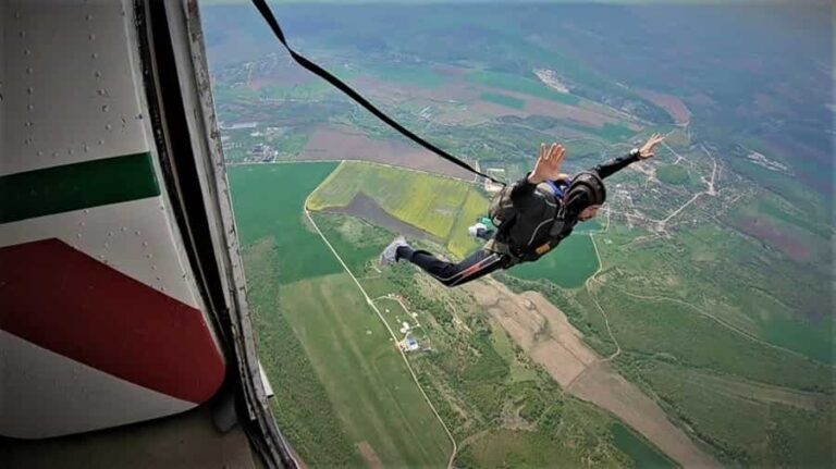 Skydiving in India: 6 Skydiving Places in India